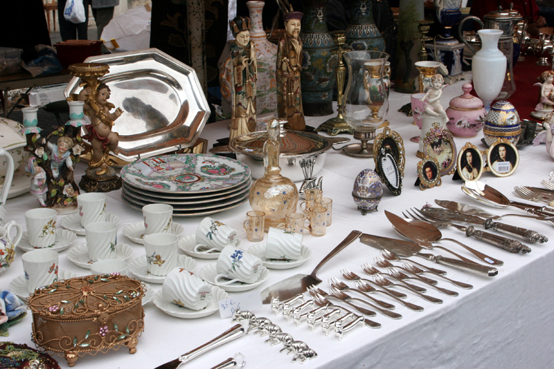 Marché à la Brocante Saleya (Nice) | Destination Côte d’Azur France ...
