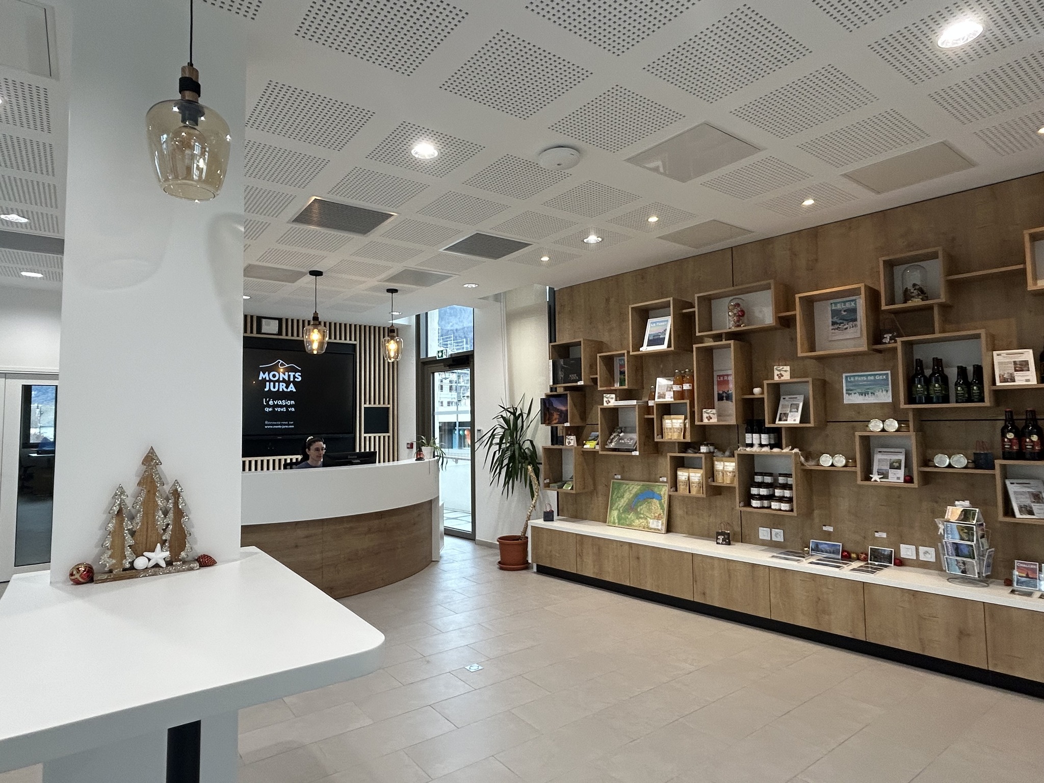Office de Tourisme Pays de Gex-Monts Jura, Bureau d’information ...