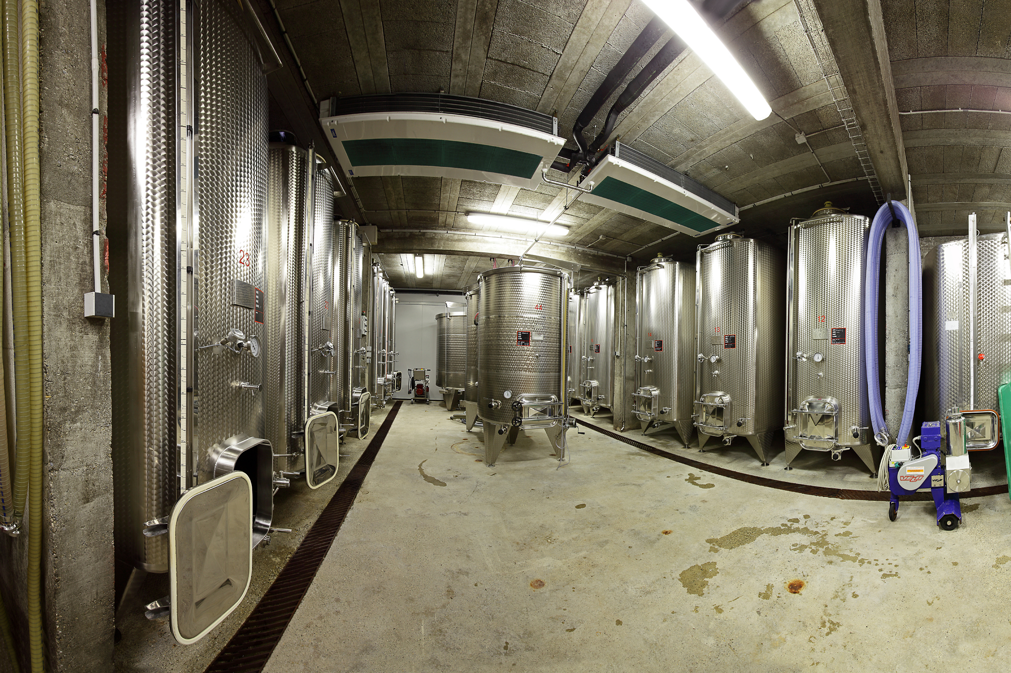 Vins Edmond Jacquin et Fils - Auvergne-Rhône-Alpes Tourisme