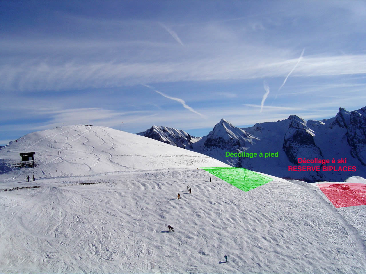 Parapente : décollage du Lachat - La Drôme Tourisme