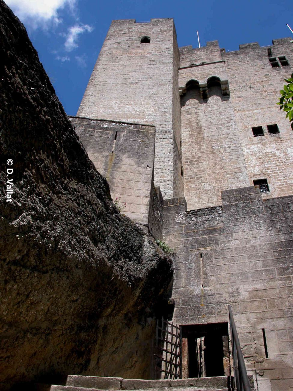 Tours et détours au pied de la tour - La Drôme Tourisme