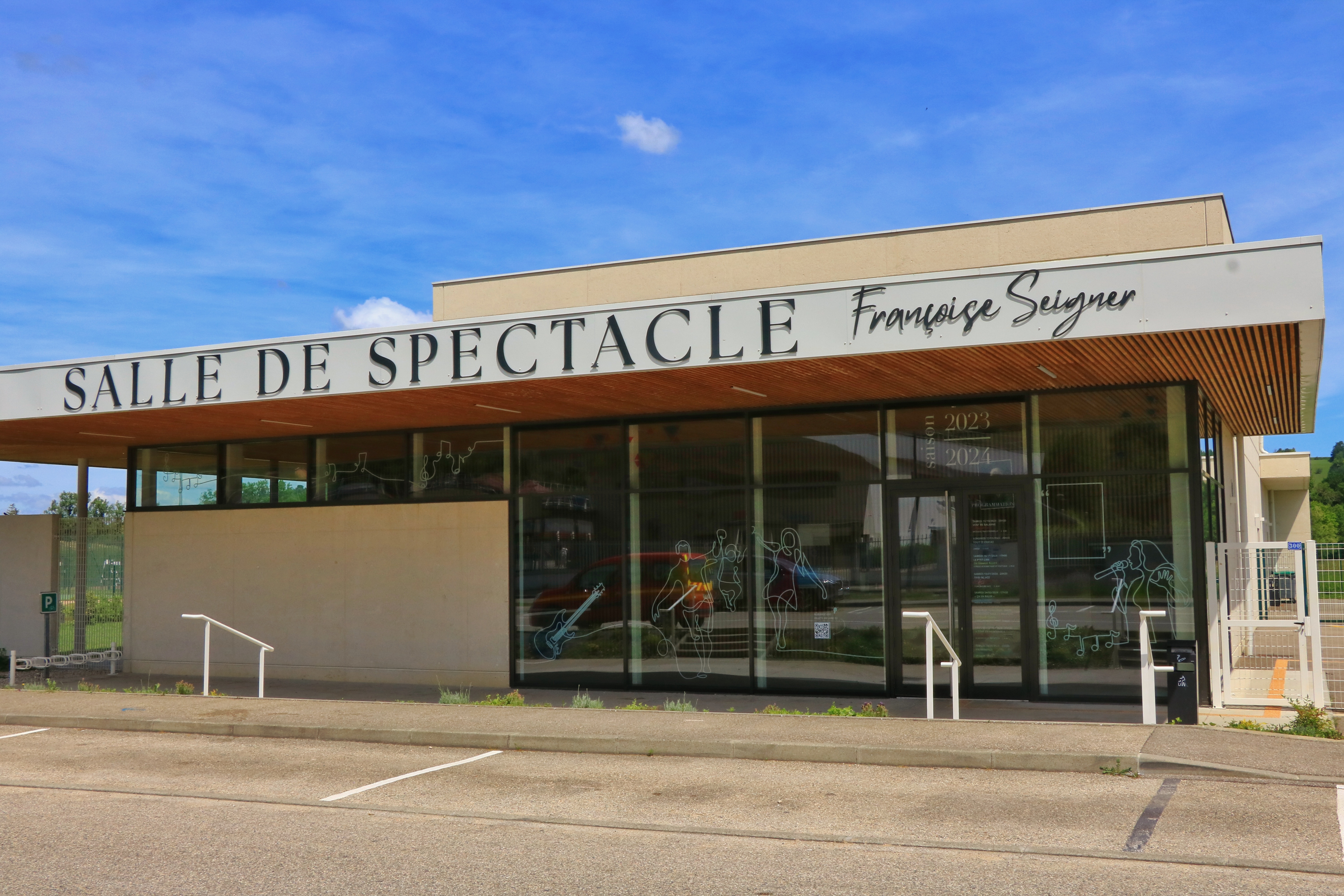 Salle de spectacle Françoise Seigner - Auvergne-Rhône-Alpes Tourisme