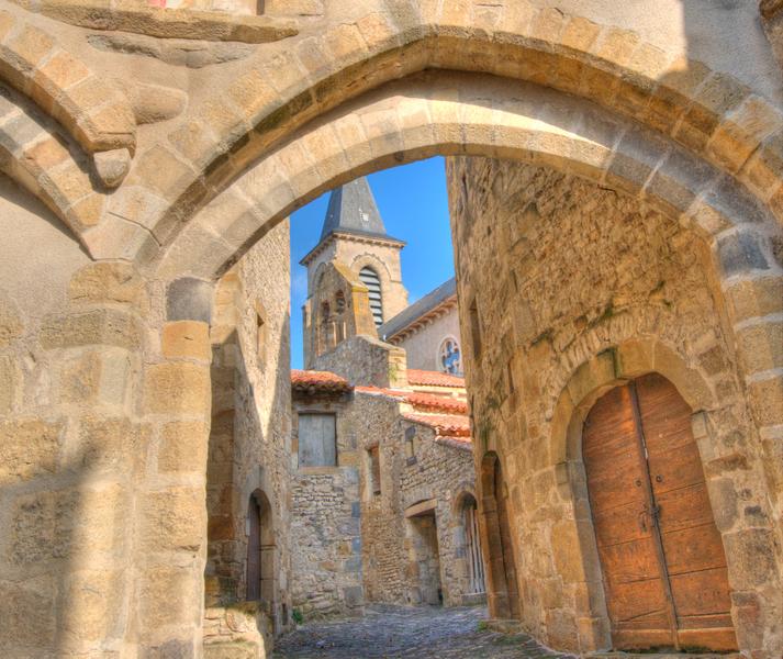 Vic-le-Comte – Petite Cité de Caractère ® - Auvergne-Rhône-Alpes Tourisme