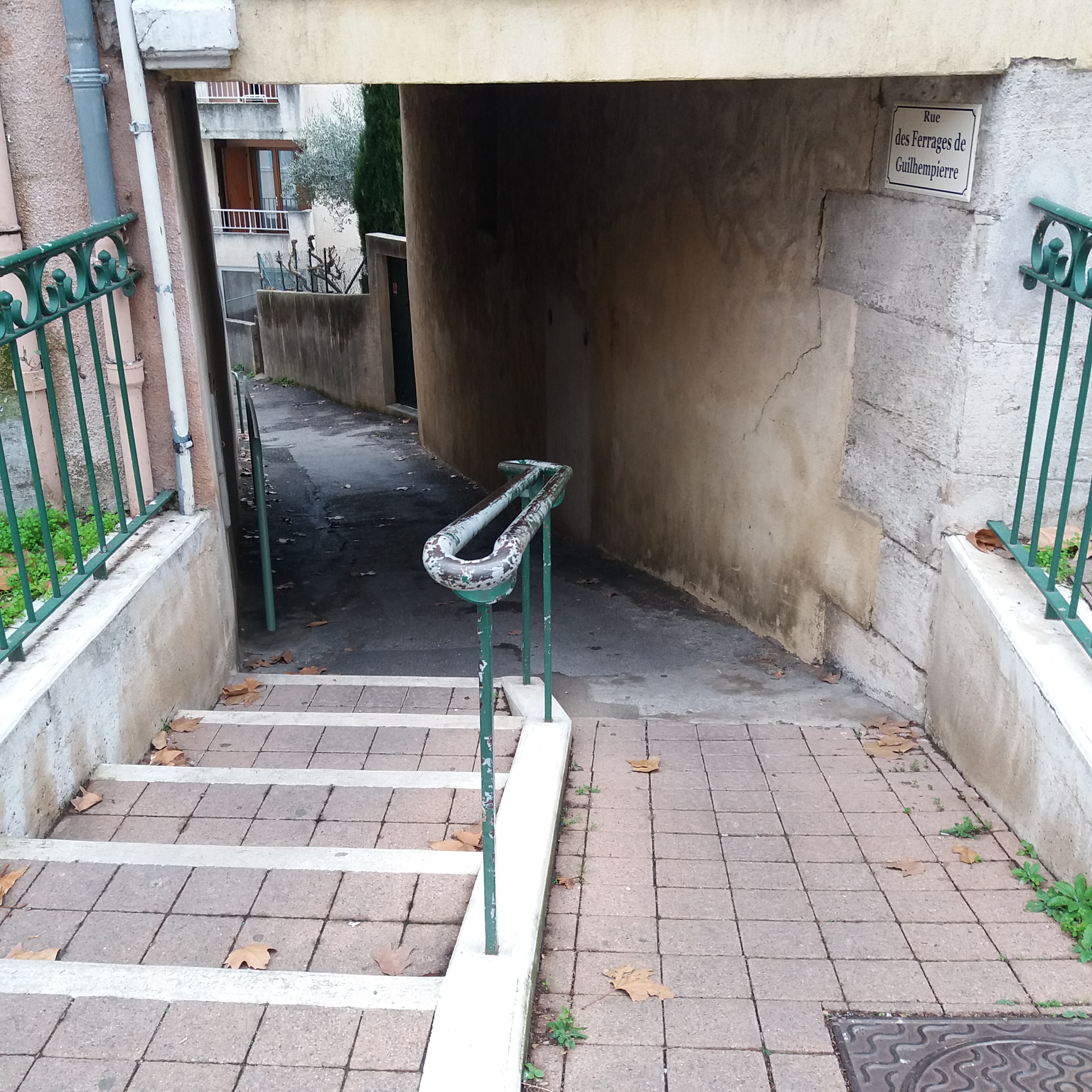 Passage rue des Ferrages de Guilhempierre, Site et monument historique ...