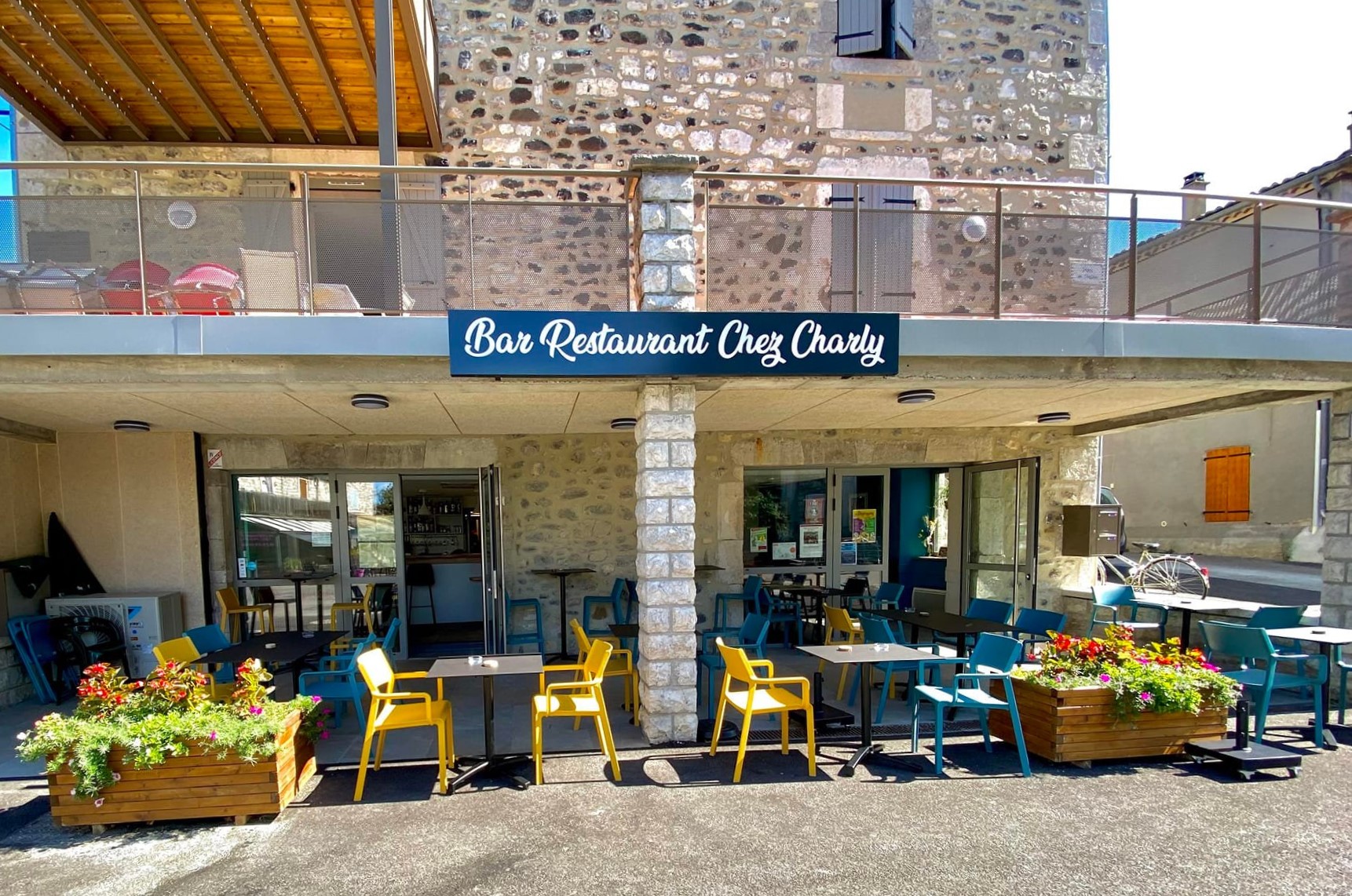 Bar-Restaurant « Chez Charly » - Auvergne-Rhône-Alpes Tourisme