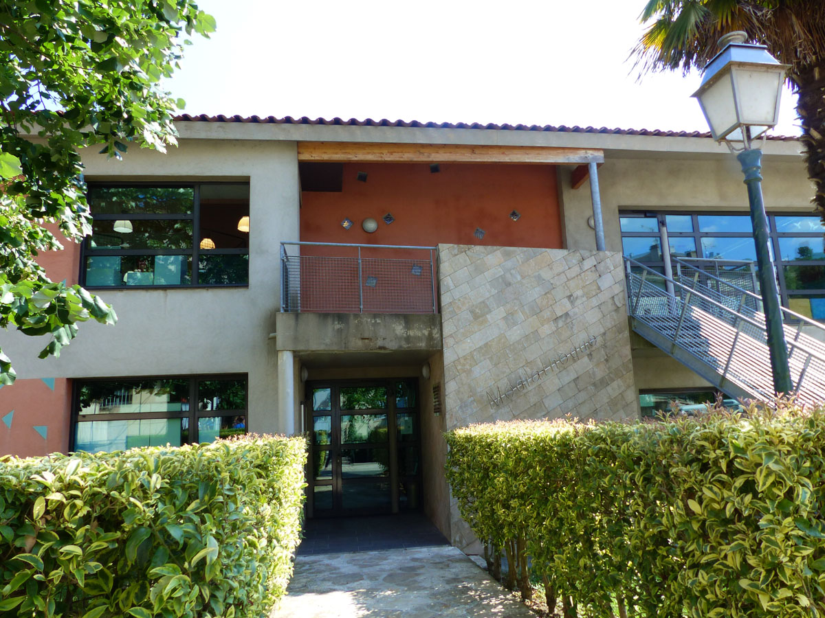 Médiathèque municipale (Signes) | Provence-Alpes-Côte d'Azur Tourism