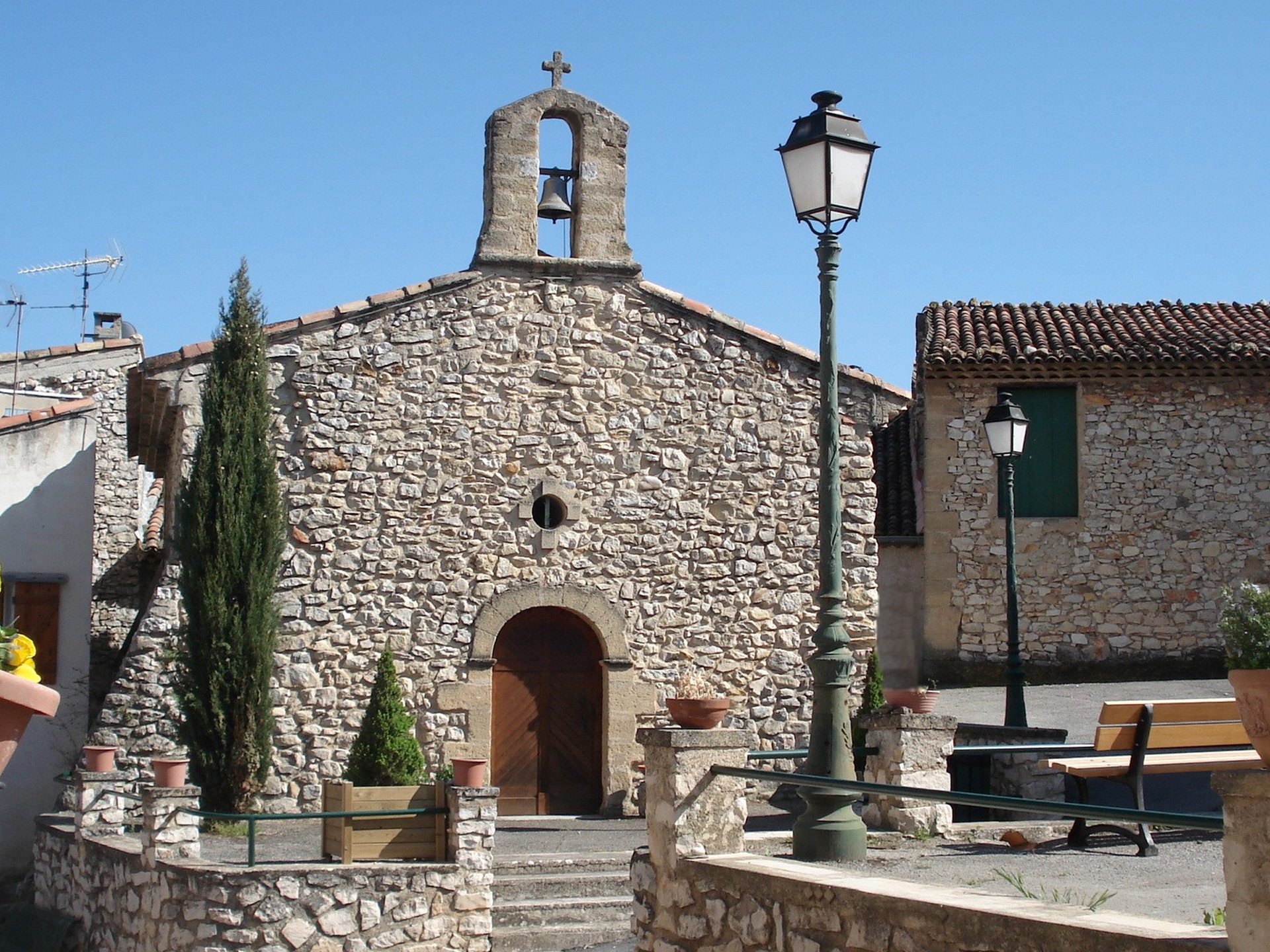 Chapelle Saint Estève (Saint-Estève-Janson) | Provence-Alpes-Côte d ...