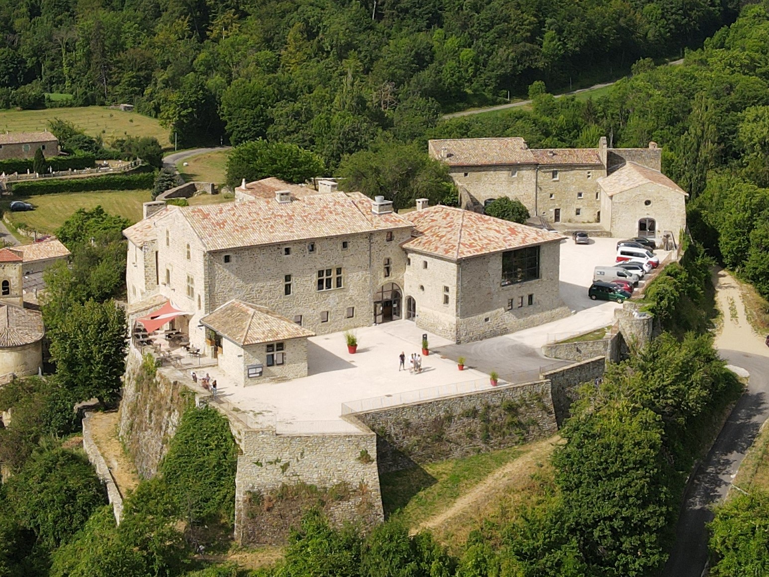 Hôtel-Restaurant Château du Poët Celard - La Drôme Tourisme