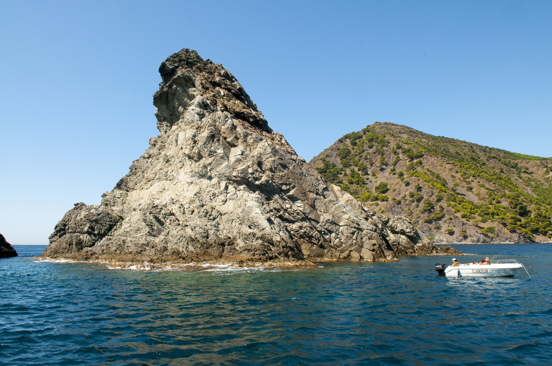 Les 2 Frères (rochers) | VisitVar | Le site officiel du tourisme varois ...