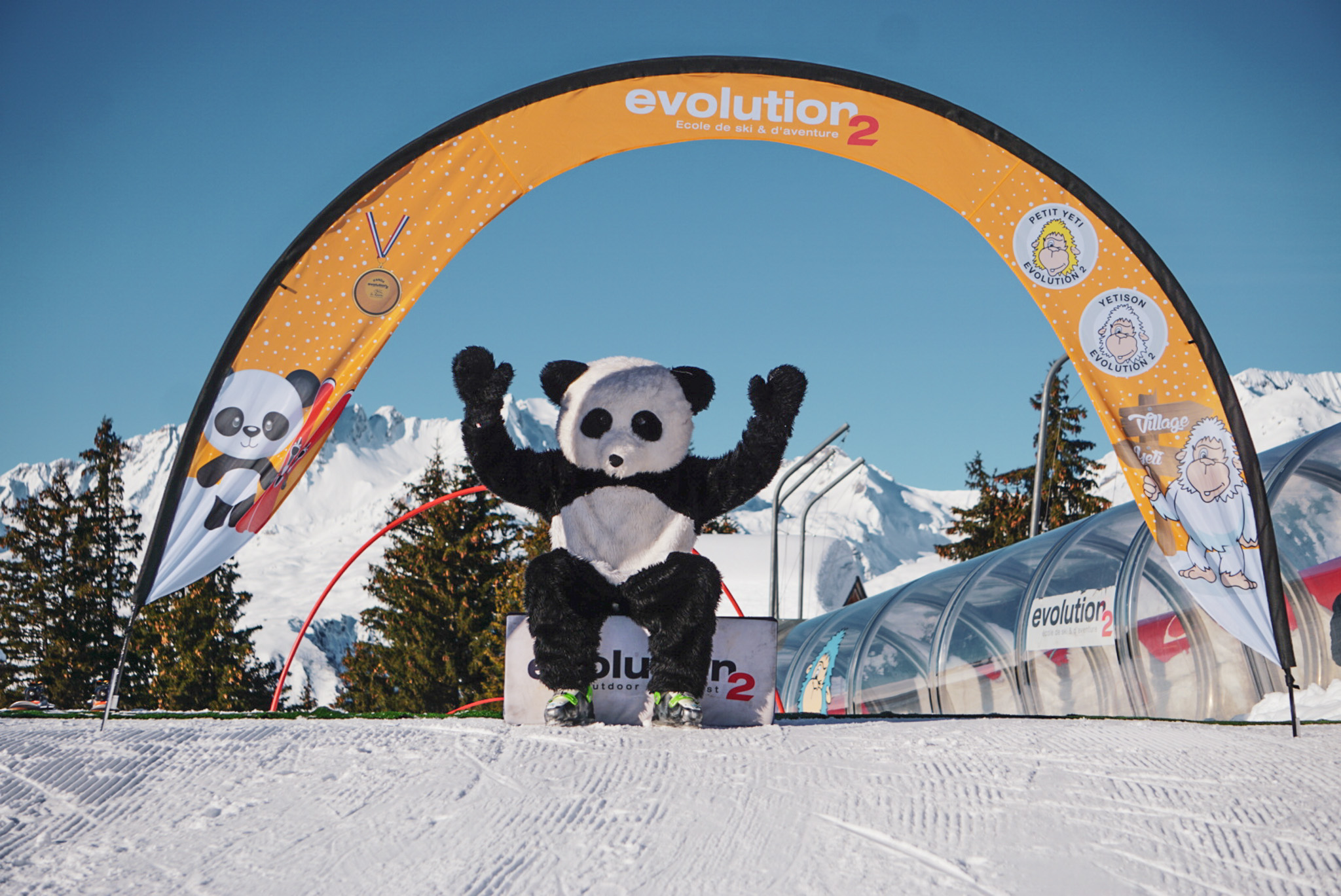 Children’s group ski lessons – VILLAGE YETI | Evolution 2 - Auvergne ...